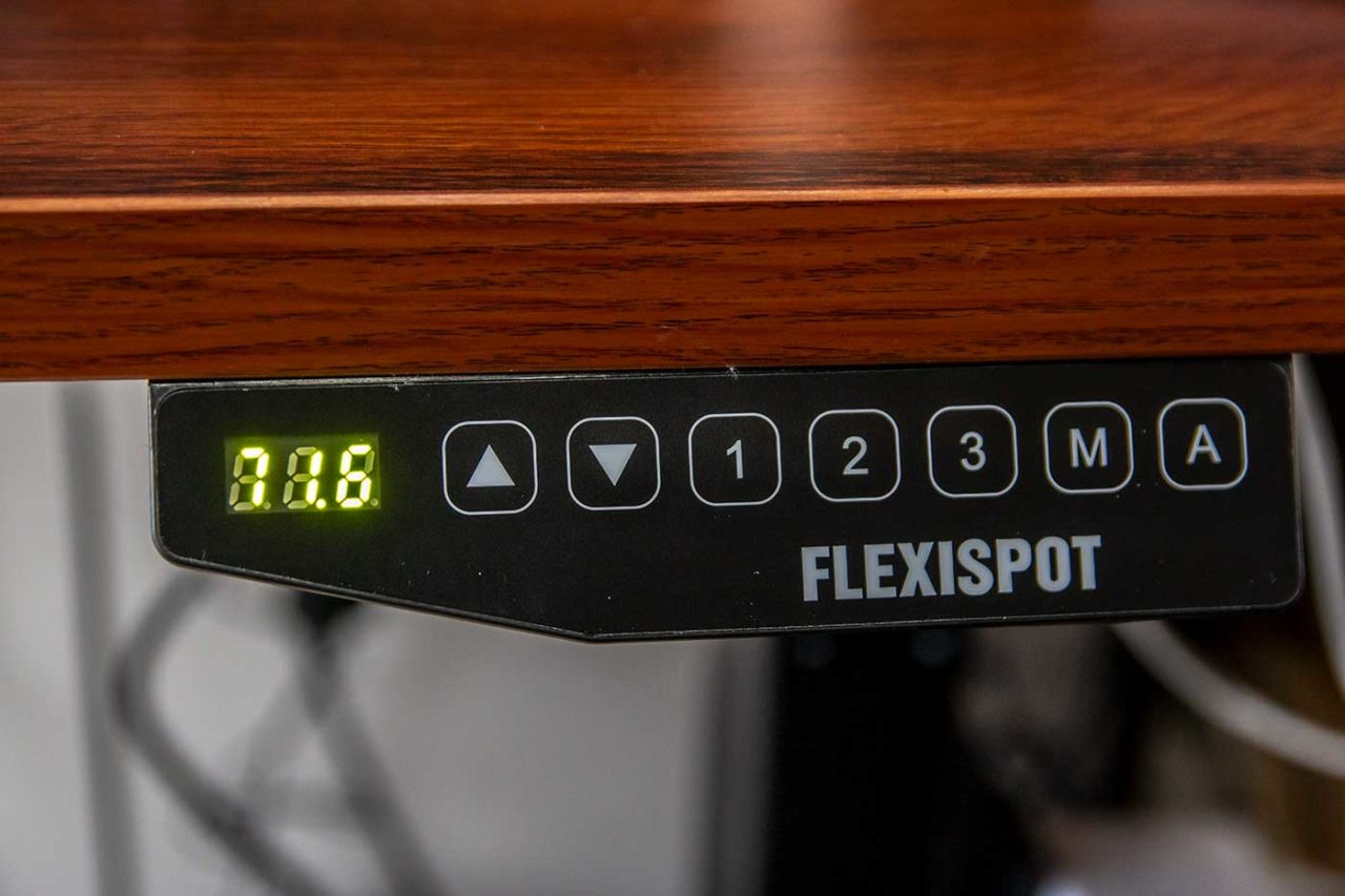 電動昇降デスク「FlexiSpot E3」 レビュー。立ち & 座りで作業が捗るスタンディングデスク | INDOOR HEART