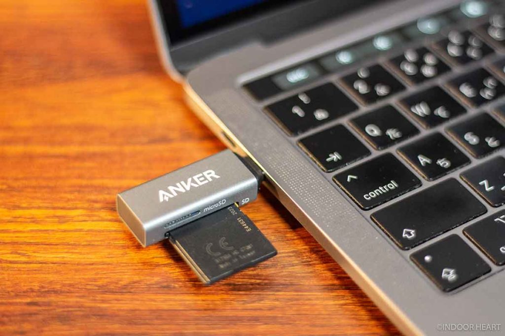 「Anker USB-C 2-in-1 Card Reader」レビュー：最高の極小カードリーダー | INDOOR HEART