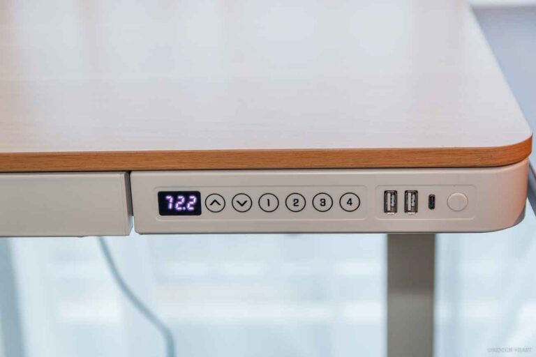 FlexiSpot「EG8」レビュー。ナチュラルな色と程よいサイズで、導入しやすい電動昇降デスク | INDOOR HEART